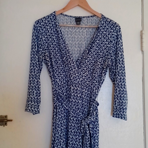 Covington | Dresses | Covington Blue And White Pattern Dress Petite ...